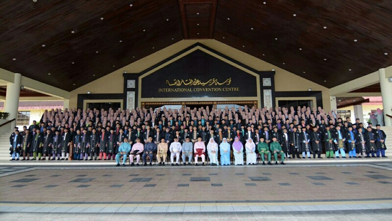 Berita - HAFL AL-TAKHARRUJ KALI KE-25 SEKOLAH MENENGAH...